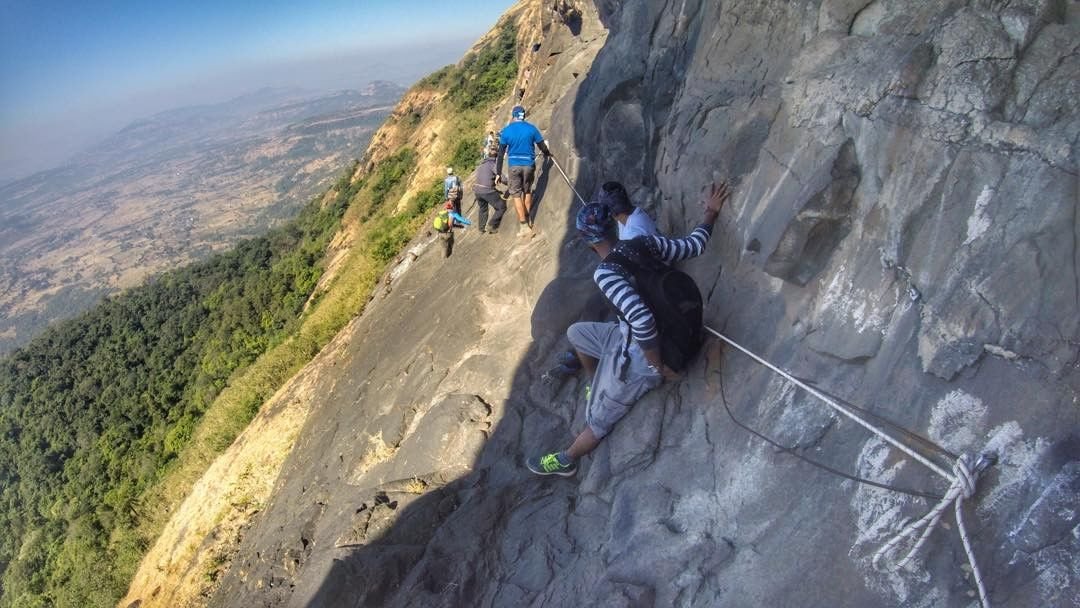 Thrilling Night Trek To Dhak Bahiri Caves - Nomads of India