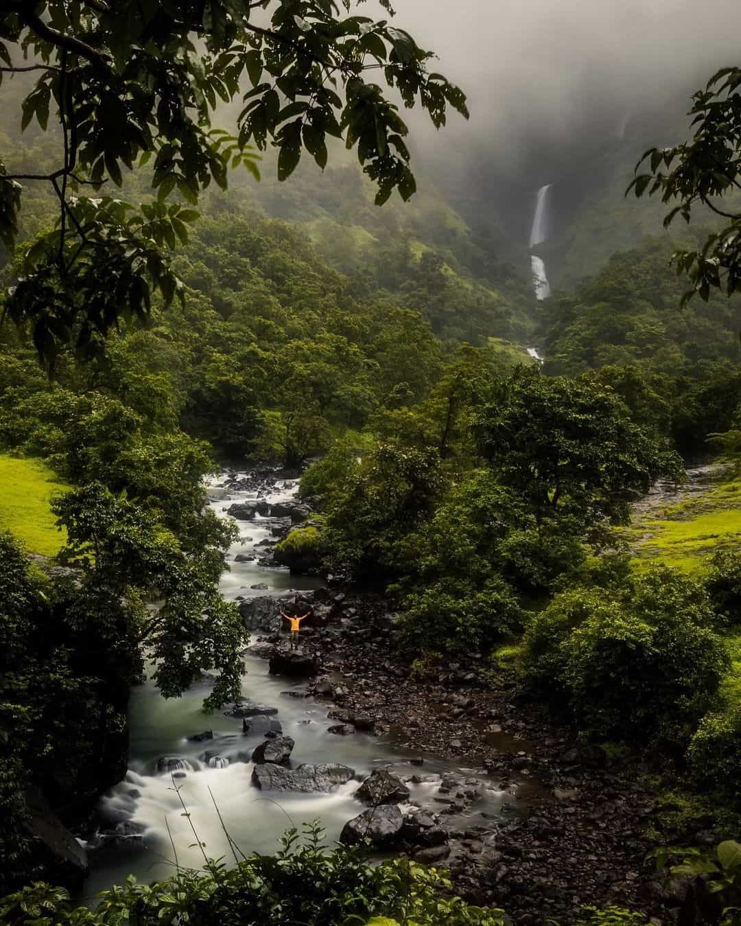 Kalu Waterfall - Ultimate Trek Guide 2024 - Nomads of India